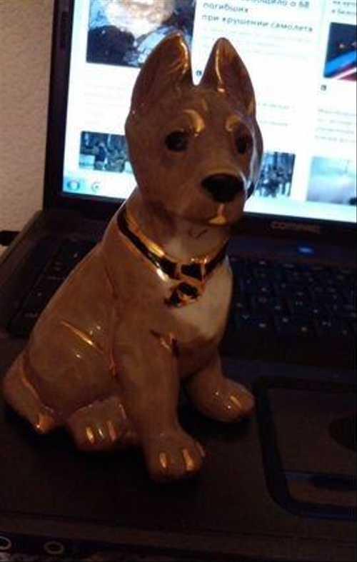 Фарфоровая статуэтка собаки ручная работа