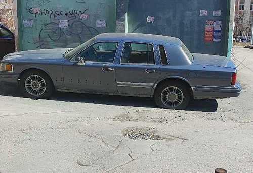 Продаю lincoln Town Car ll