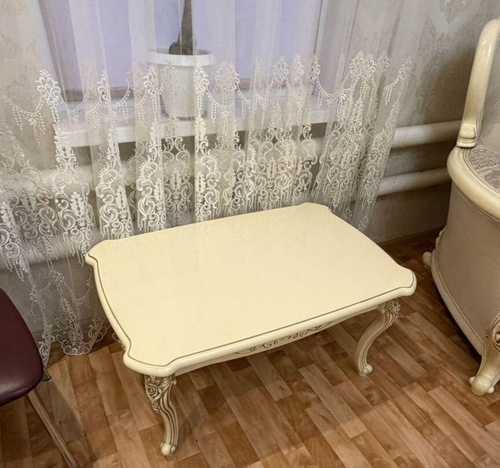 Журнальный столик