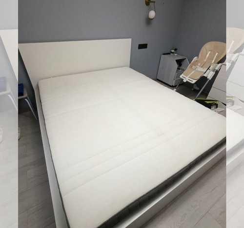 Кровать IKEA двухспальная с матрасом 160х200 см