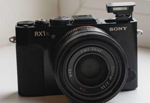 Компактный фотоаппарат Sony RX1r