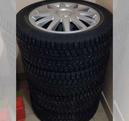 Dunlop SP Winter Ice 01 20.5/55 R16