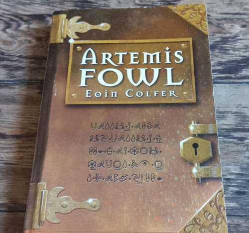 Artemis Fowl Eoin Colfer книга на английском языке