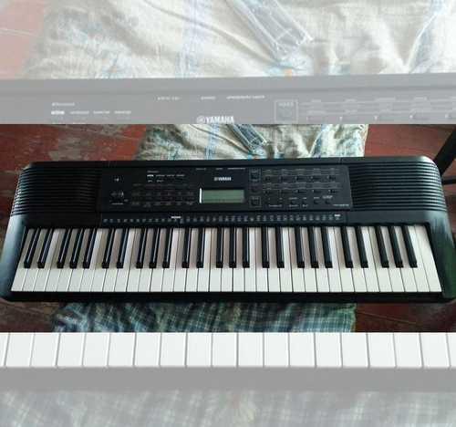 Поодаю синтезатор yamaha PSR-E273