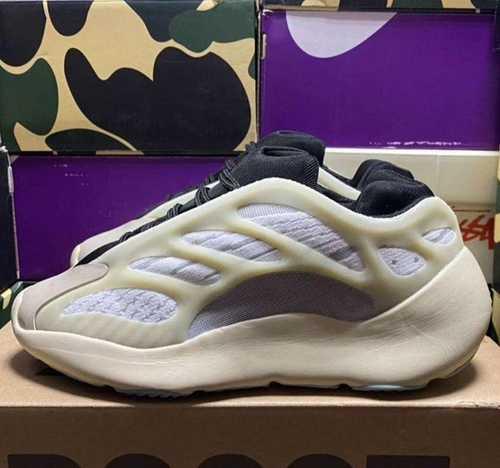 Кроссовки Adidas Yeezy boost 700