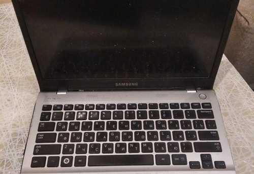 Ноутбук Samsung NP305U1A