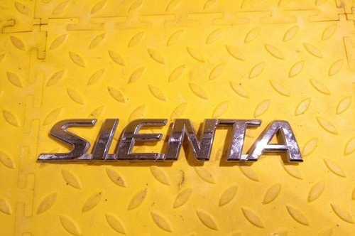 Эмблема крышки багажника Toyota Sienta NCP80 03-15