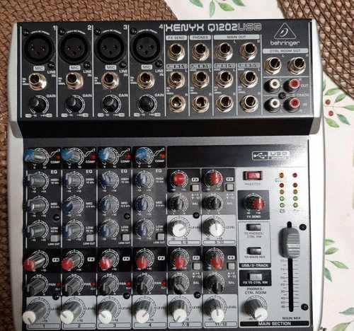 Behringer xenyx q1202 USB