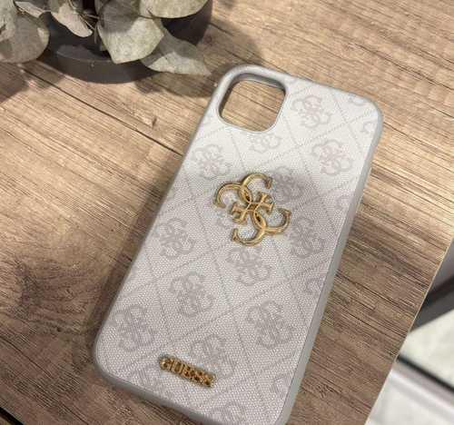 Чехол на iPhone 11 guess