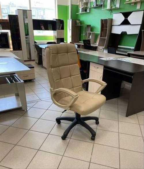 Офисное кресло бежевое новое