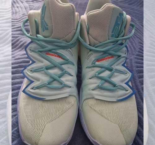 Кроссовки спортивные Nike Kyrie 7 Squidward