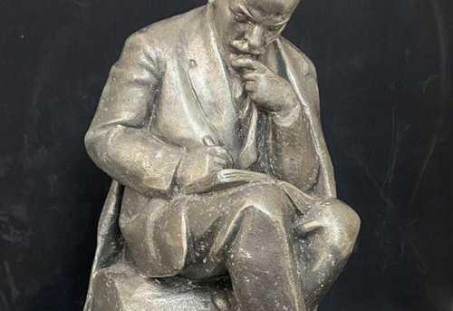 Статуэтка Ленин с книгой силумин