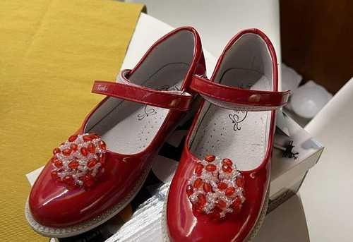 Туфли красные лаковые на девочку 31 размер