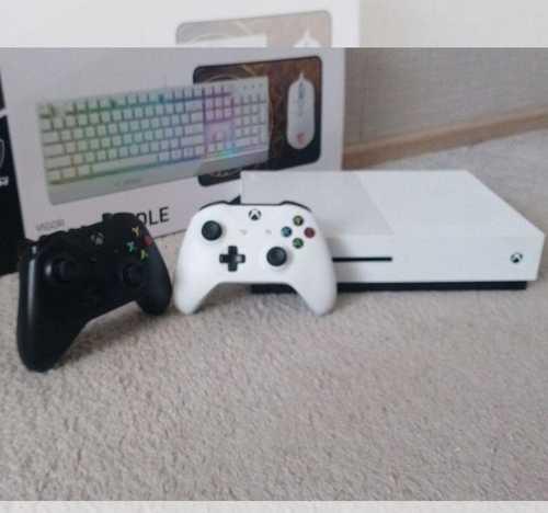 Xbox One S с играми