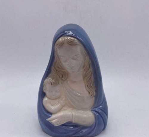 Фарфоровая статуэтка «Дева Мария, младенцем»