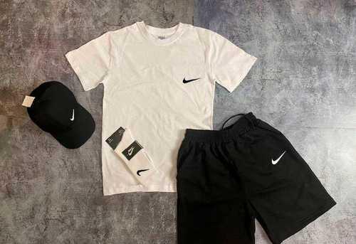 Футболка и шорты Nike 4 в 1