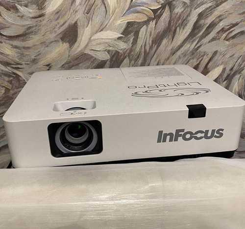 Проектор inFocus in1024