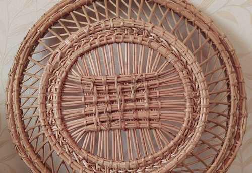 Корзинка плетеная в форме большой глубокой тарелки