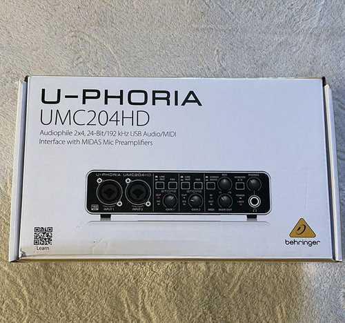 Внешняя звуковая карта Behringer UMC204HD оригинал