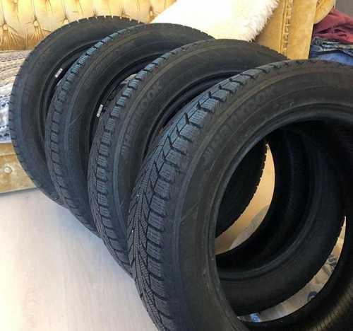 Hankook Winter I'Cept iZ 2 W616 215/55 R17 98T