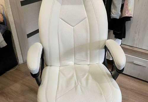 Компьютерное кресло Boss Люкс белое