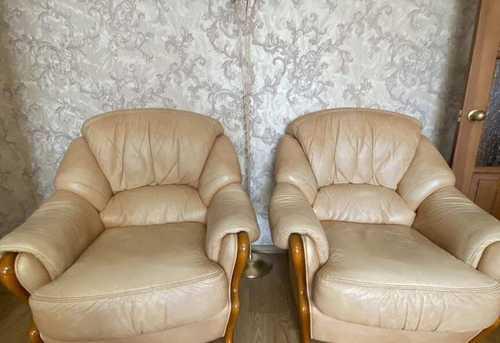 Мягкая мебель диваны и кресла кожаные бу