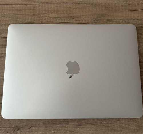 Macbook pro 13 2020 i5 серебристый