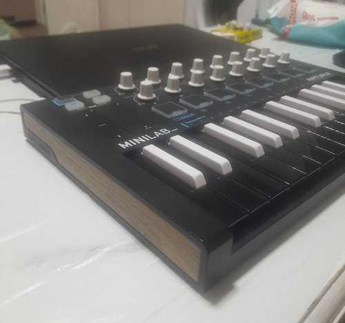 Midi клавиатура arturia minilab mk2