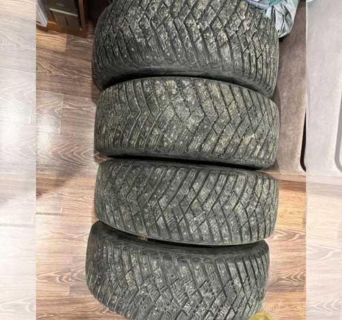 Goodyear UltraGrip Arctic 2 SUV 225/60 R17