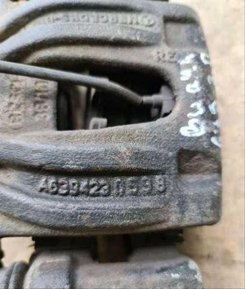 Супорт тормозной задний правый Mercedes W639