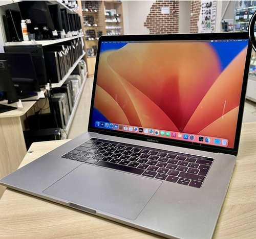 Ноутбук Apple Macbook Pro 15 2017 с тачбаром