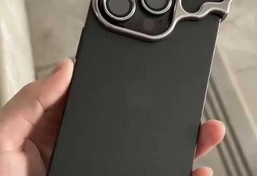 Трендовый металлический чехол iPhone 13