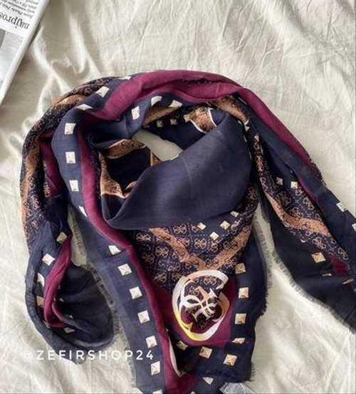 Платок guess