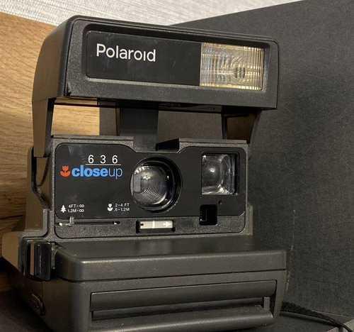 Плёночный фотоаппарат Polaroid 636