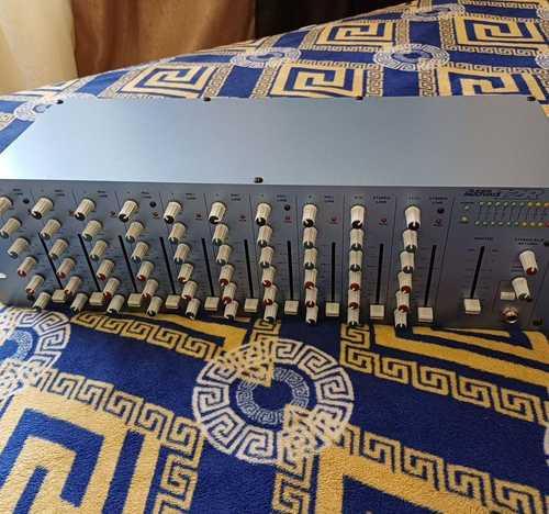 Alesis multimix 12r