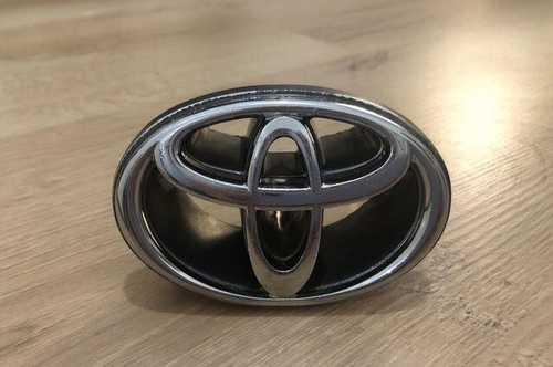 Эмблема Toyota corolla