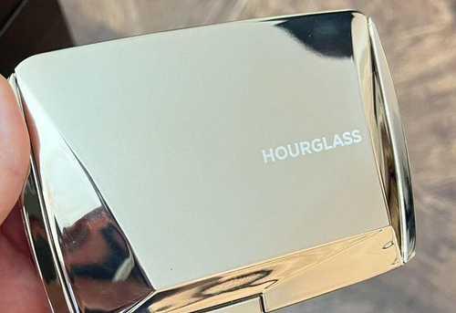 Hourglass палетка для лица