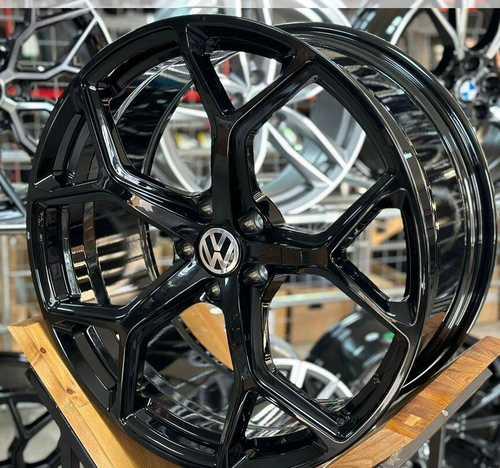 Диски Volkswagen кованые новые комплект