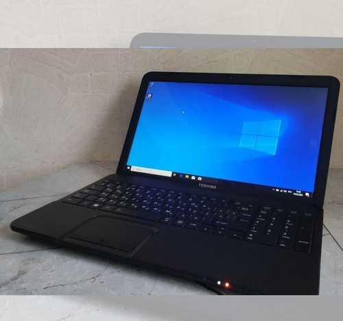 15.6" Ноутбук Toshiba Intel Core i3/8GB/500GB