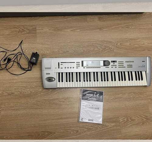 Рабочая станция korg triton LE 61