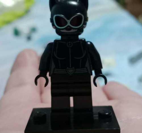 Lego минифигурка cat women rad glaese