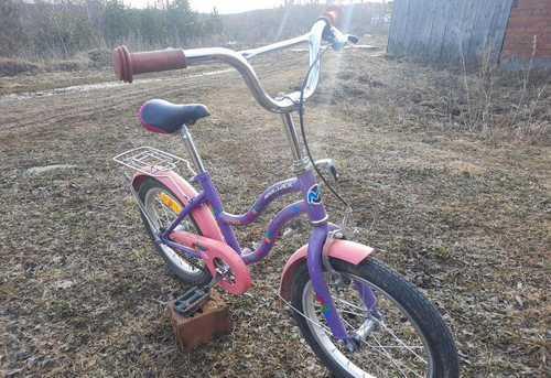 Велосипед бу для девочки есть 2 маленьких колеса