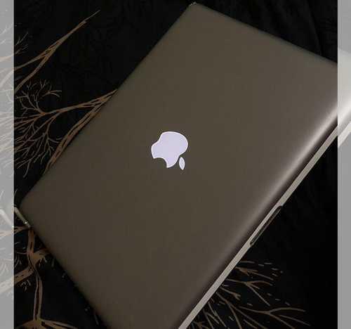 Macbook 13 inch mid 2010