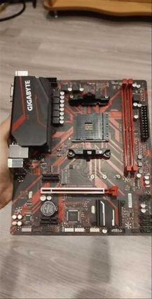 Материнская плата gigabyte B450M gaming