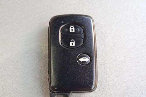 Смарт ключ Toyota Prius IQ Verso Avensis B74EA