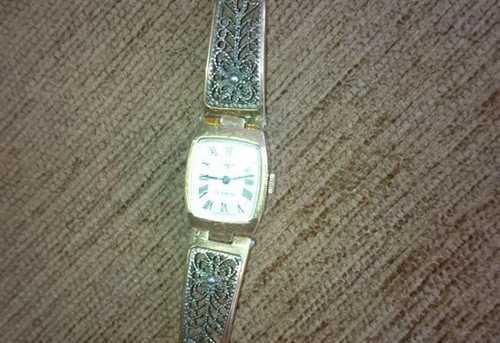 Наручные женские часы "луч" с браслетом