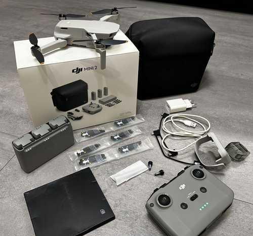 Квадрокоптер DJI Mini 2 Fly More Combo