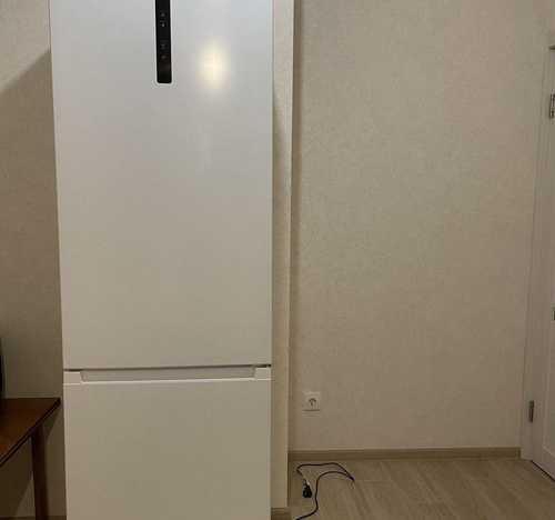 Холодильник Gorenje NRK6202AW4 белый