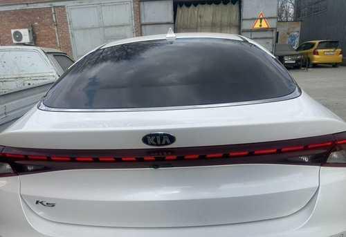 LED фонарь в крышку багажника kia K5