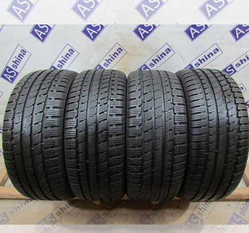 Kumho WinterCraft KW27 235/55 R17 96R